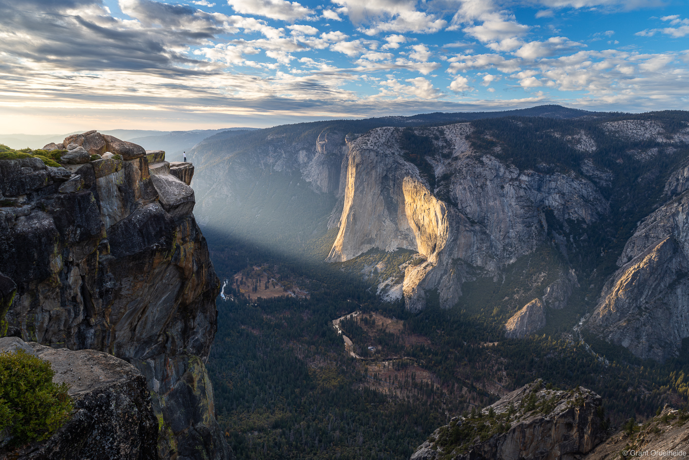 Taft Point | Yosemite National Park, California | Grant Ordelheide ...